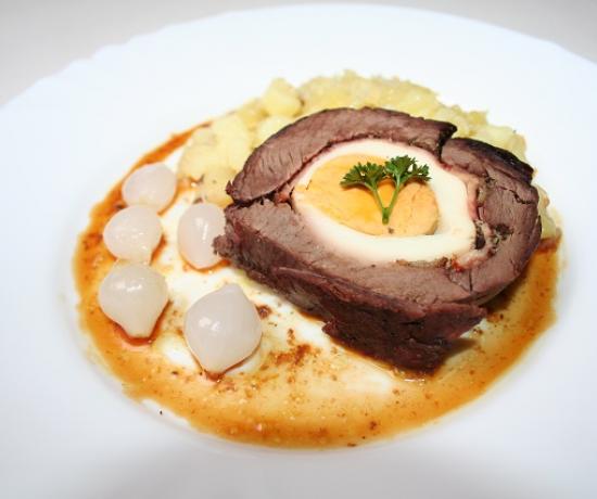 recept ze zvěřiny - Mufloní kýta plněná vejci